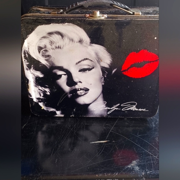 Marilyn Monroe | Other | Vintage Marilyn Monroe Large Tin Lunch Box ...